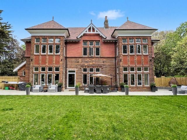 9 bedroom detached house for sale