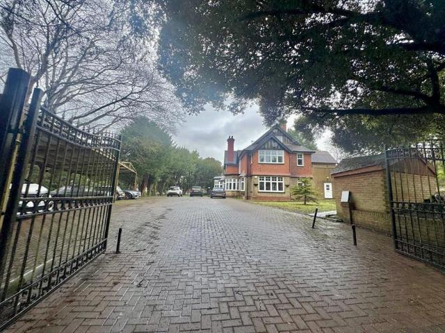 9 bedroom detached house for sale