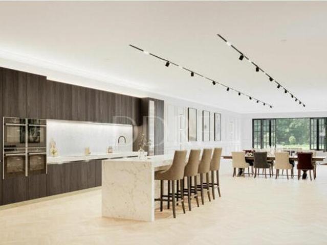9 Bedroom Detached House For Sale In London