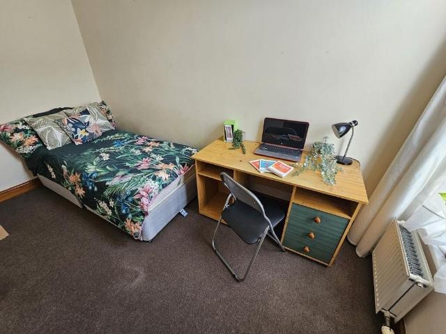 9 bedroom detached house to rent