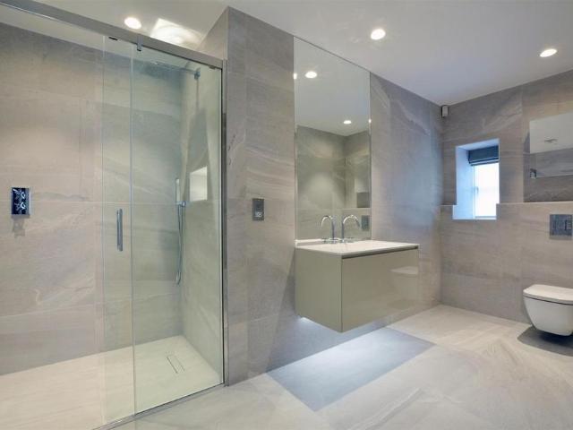 9 bedroom detached house to rent