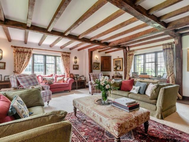 9 bedroom detached house to rent