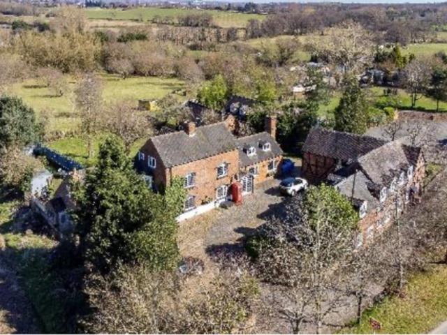 9 bedroom detached house to rent