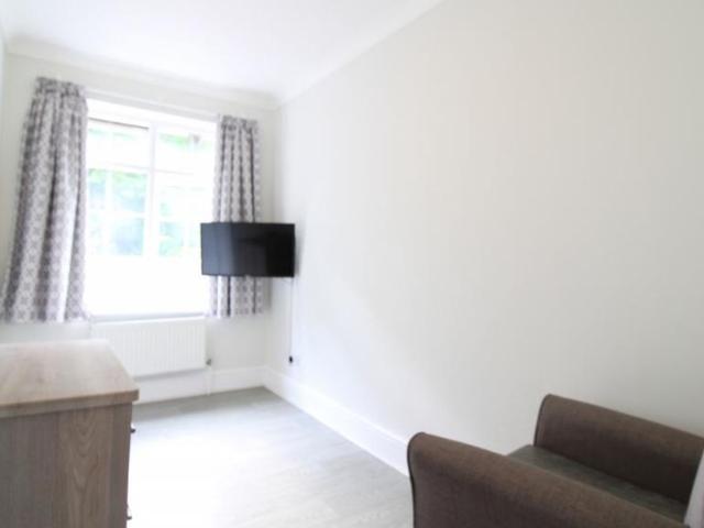 9 bedroom detached house to rent