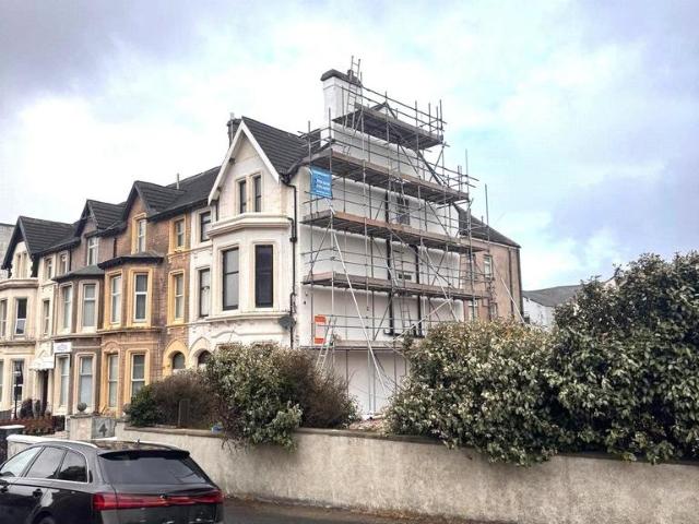 9 bedroom end of terrace house for sale