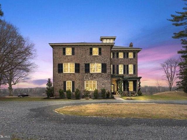 9 bedroom, Edgewater Park NJ 08010 103625869