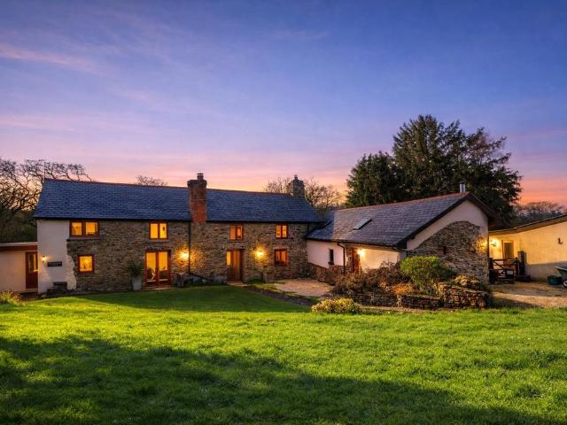 9 bedroom equestrian facility for sale