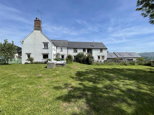 9 bedroom farm house for sale