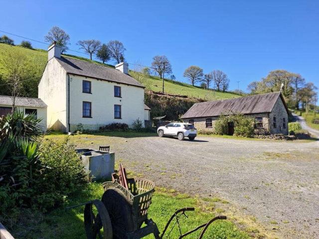 9 Bedroom Farm Land Commercial