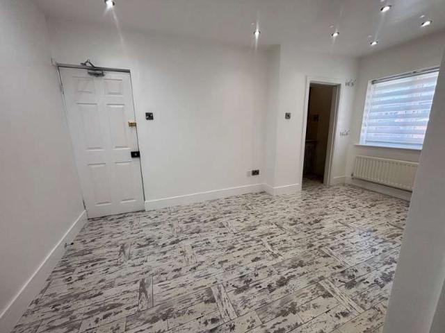 9 Bedroom Flat
