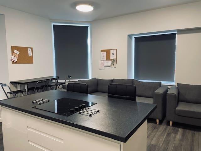 9 bedroom flat to rent