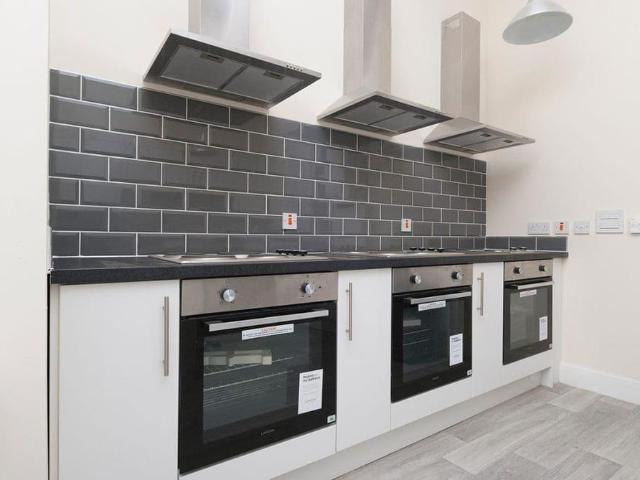 9 bedroom flat share to rent