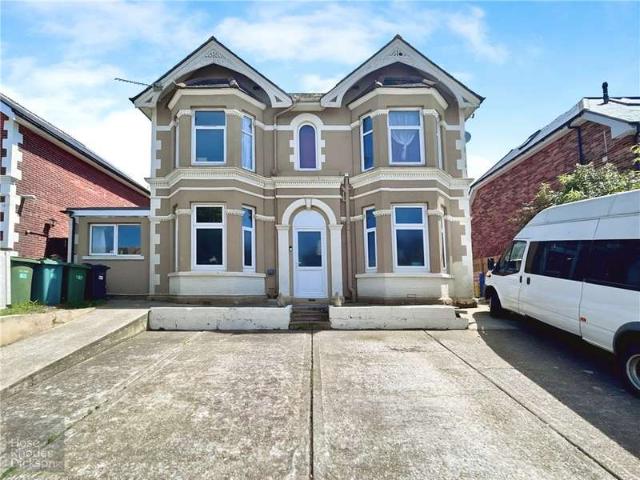 9 Bedroom House