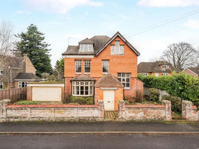 9 Bedroom House