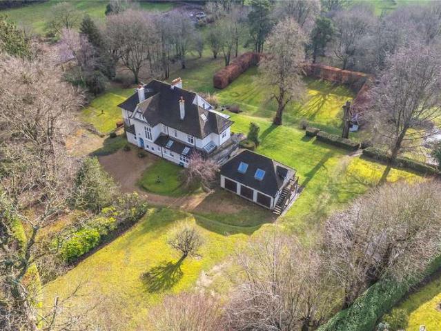 9 Bedroom House