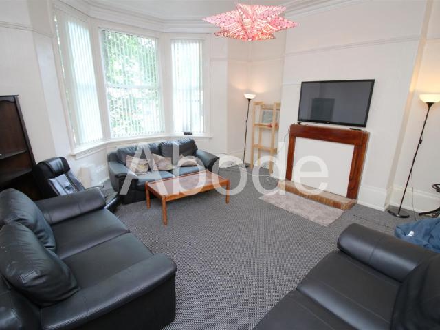 9 Bedroom House for rent at Cardigan Road, Headingley, Leeds