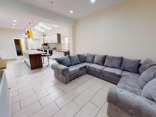 9 bedroom house for rent in 136 Raddlebarn Road, Selly Oak, B2.