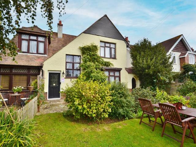 9 bedroom house for sale
