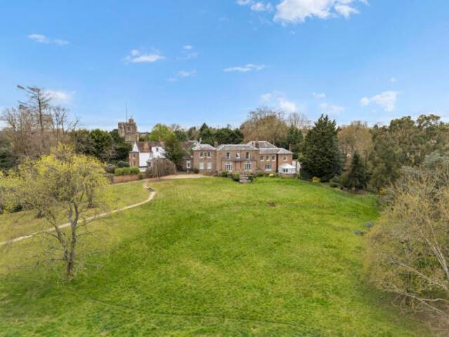 9 bedroom house for sale in Hadley, Barnet, London, EN5