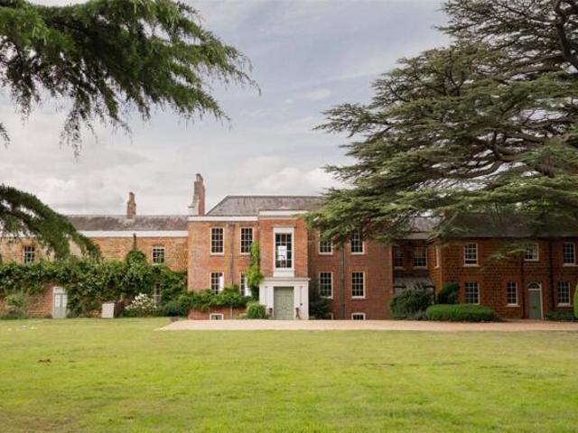 9 Bedroom House King's Lynn Norfolk LS100881361
