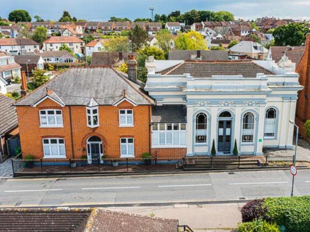 9 Bedroom House Hockley Essex LS100540661