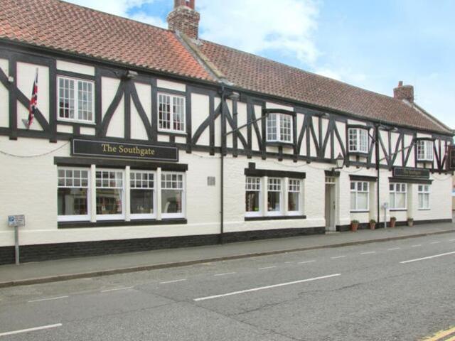 9 Bedroom House Hunmanby North Yorkshire 98649334
