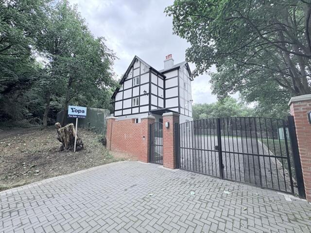 9 Bedroom House London Greater London LS100825053