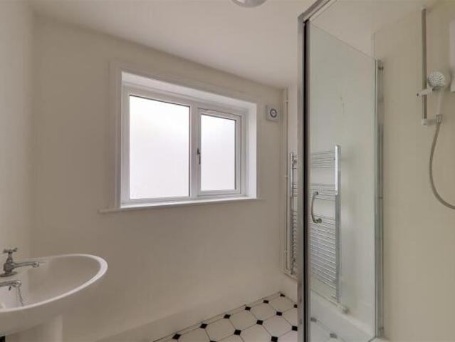 9 bedroom house share for rent in Hertford Road, Worthing, BN11