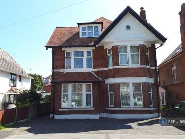 9 bedroom house share for rent in Southern Road Bournemouth BH6