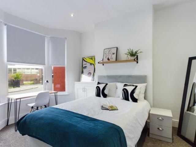 9 bedroom house share to rent