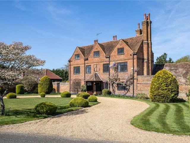 9 Bedroom House Woking Surrey 98612142