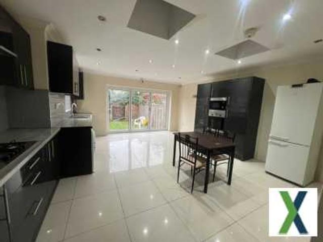 9 BEDROOM HOUSE to LET in EASTHAM E6 2DQ HMO APPROVED