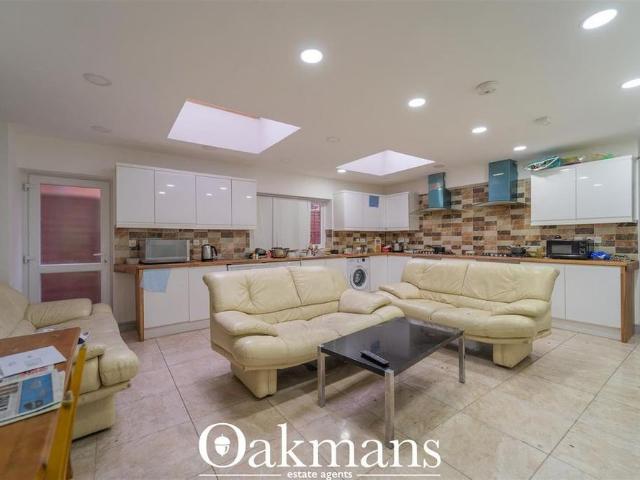 9 bedroom house to rent