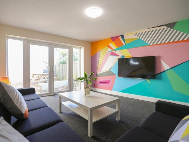 9 bedroom house to rent