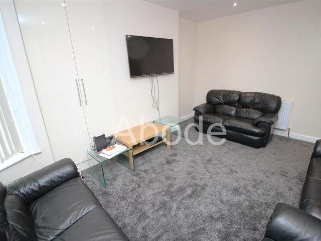 9 bedroom house to rent