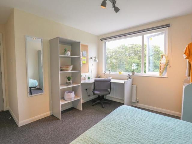 9 bedroom house to rent