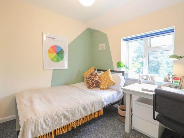 9 bedroom house to rent