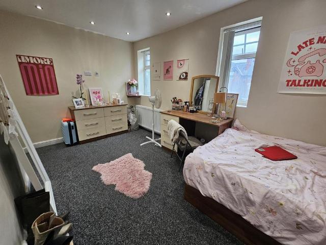 9 bedroom house to rent