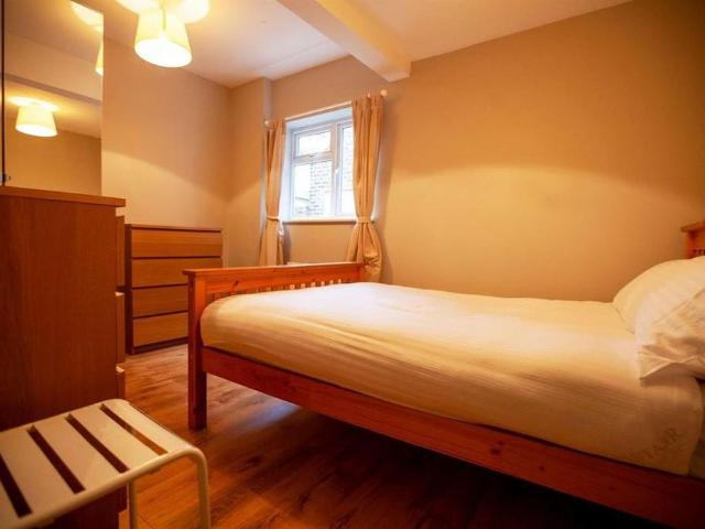 9 bedroom house to rent