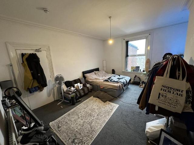 9 bedroom house to rent