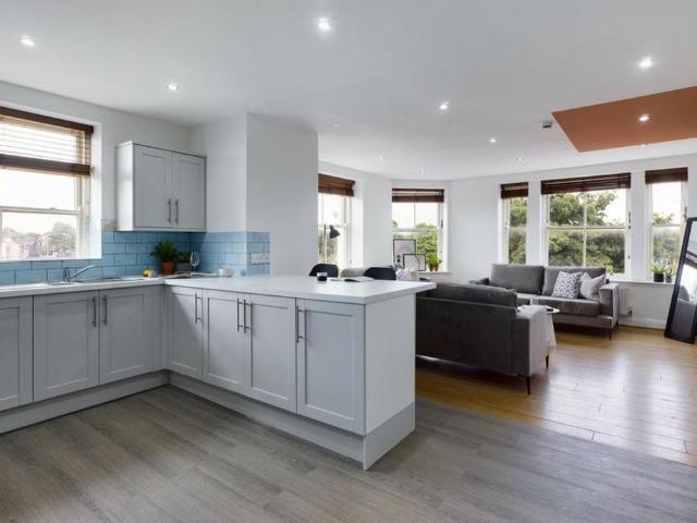 9 bedroom house to rent