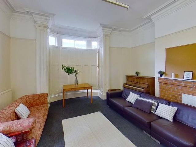 9 bedroom house to rent