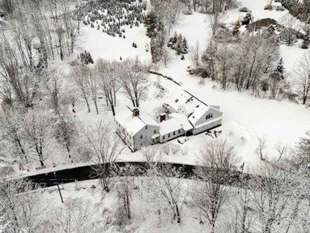 9 bedroom, Hollis NH 03049 102564839