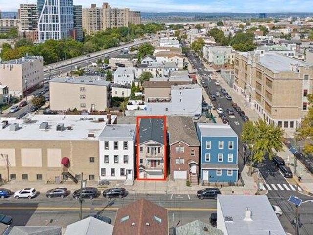 9 bedroom, Jersey City NJ 07306 104510278