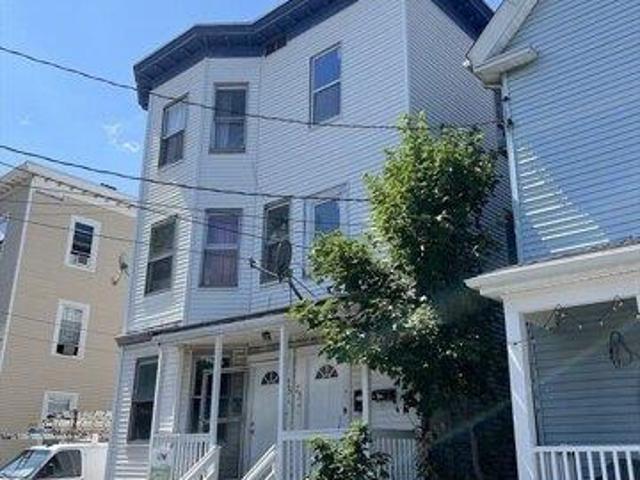 9 bedroom, Lynn MA 01905 104477818