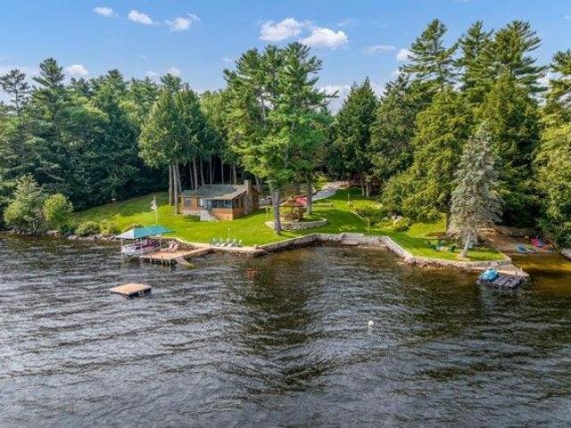 9 bedroom, Naples ME 04055 104235916