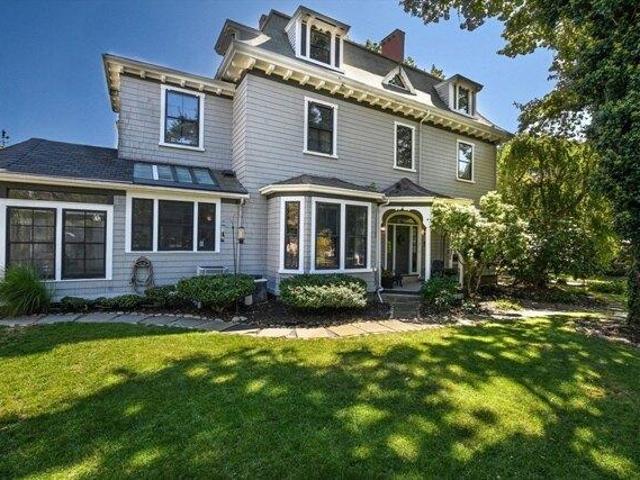9 bedroom, New Bedford MA 02740 104604478