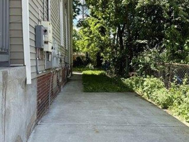 9 bedroom, New Haven CT 06511 105157142