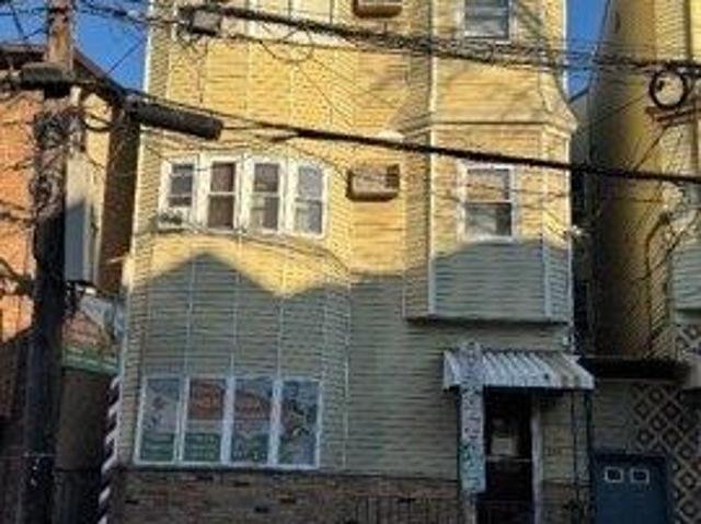 9 bedroom, Newark NJ 07105 102583515