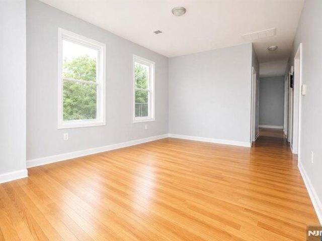 9 bedroom, Newark NJ 07103 105143944